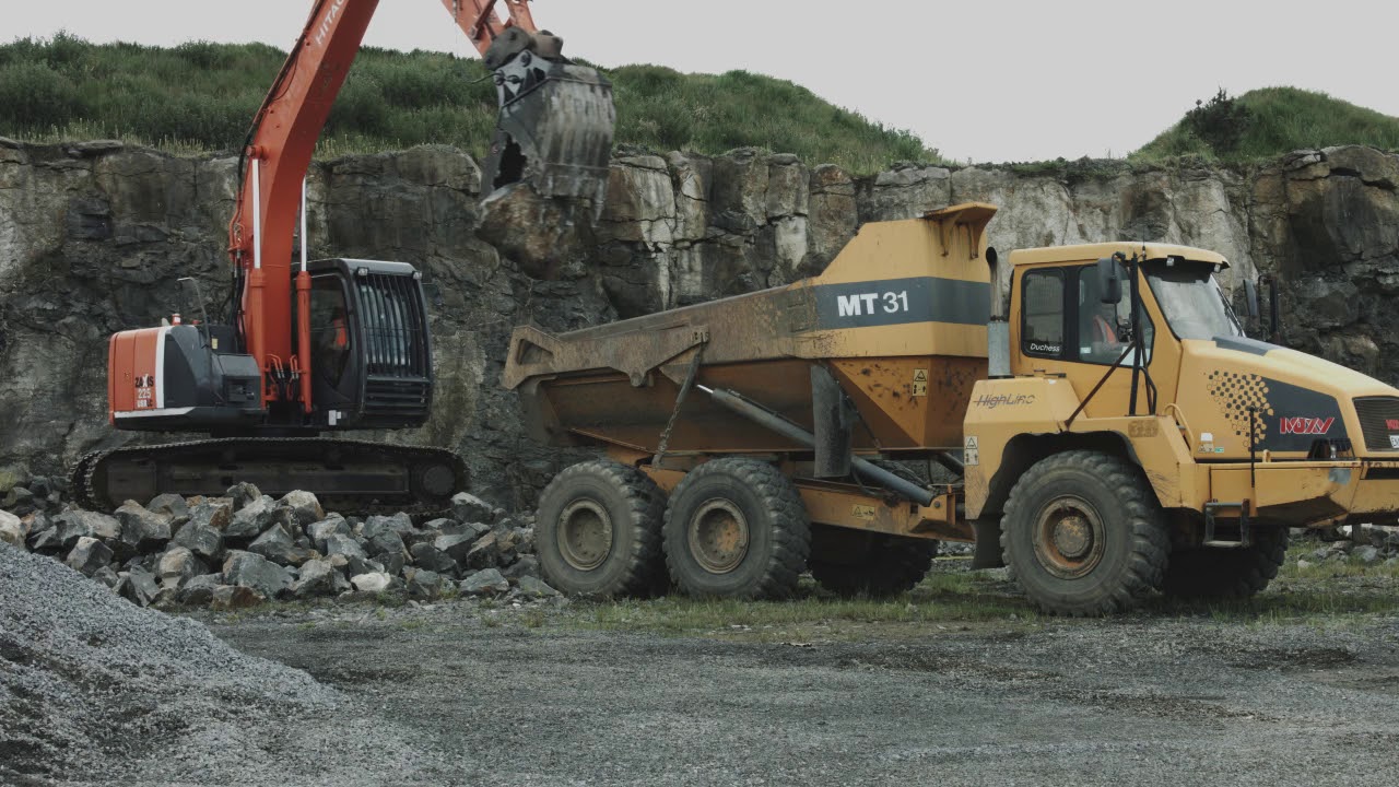 Robur Clamp Bucket - YouTube