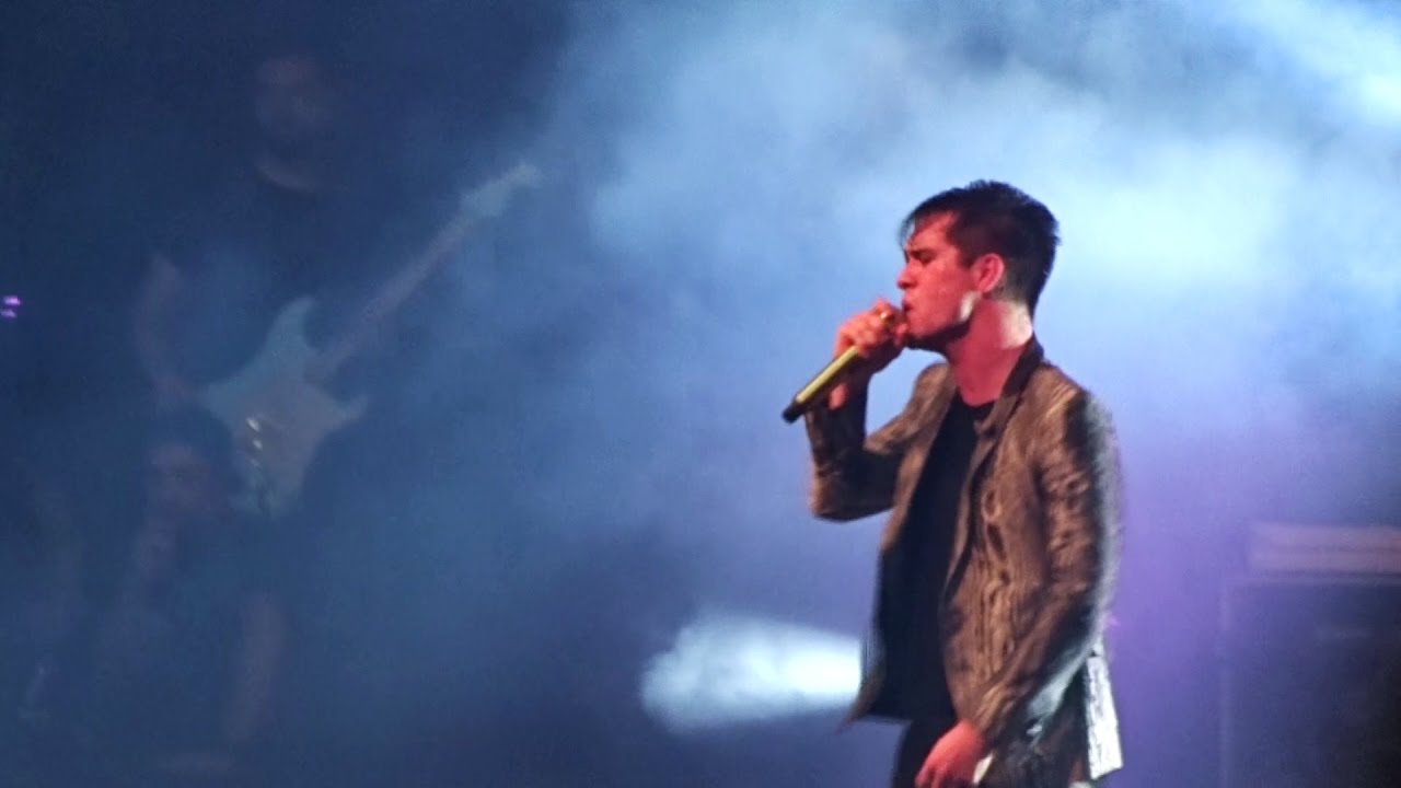 Panic! At The Disco "Ready To Go" live in Melbourne 2017 - YouTube
