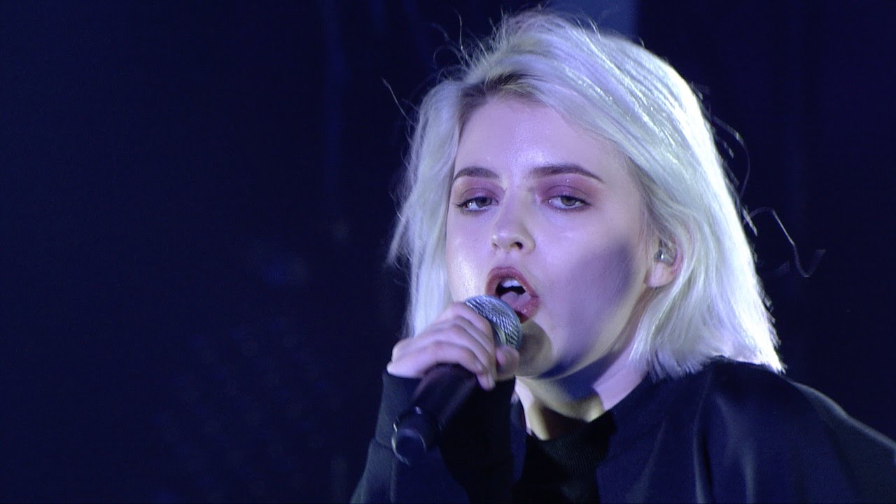 CHLOE at the Live Music Industry Awards - YouTube