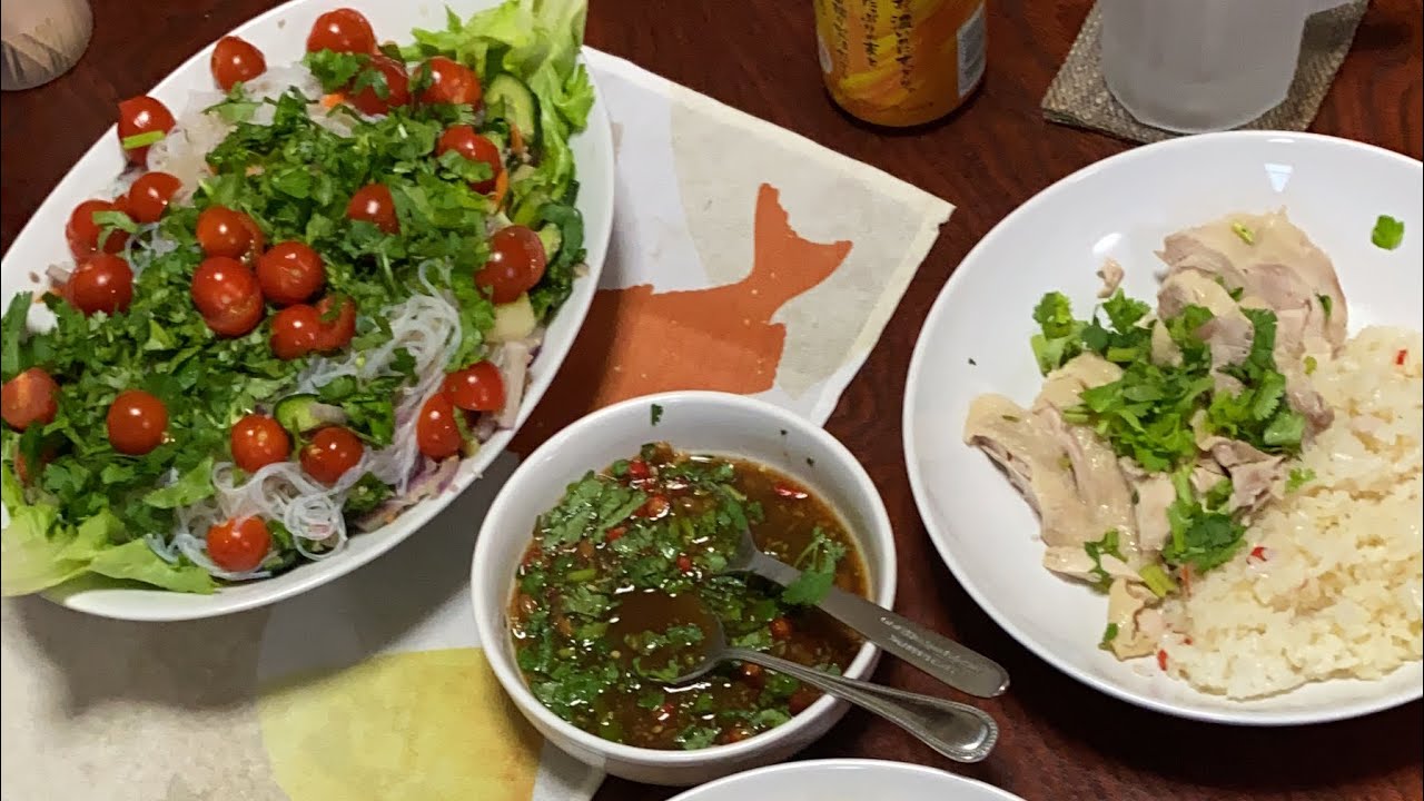 Thai Noodles with Pakuchi Toppings,Boiled Chicken w/ Pakuchi Sauce ...