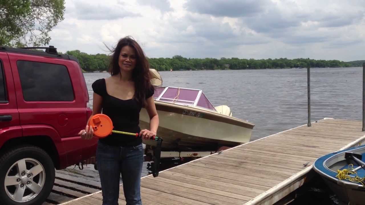 StayDry Boat Launcher demo, Petite Woman VS Big Fiberglass Boat - YouTube