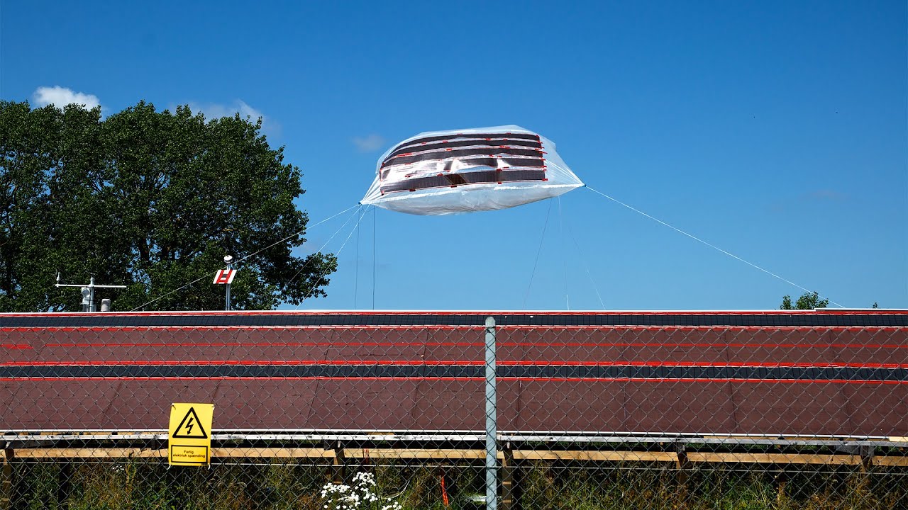 Flexible organic solar cells on a balloon (time lapse) - YouTube