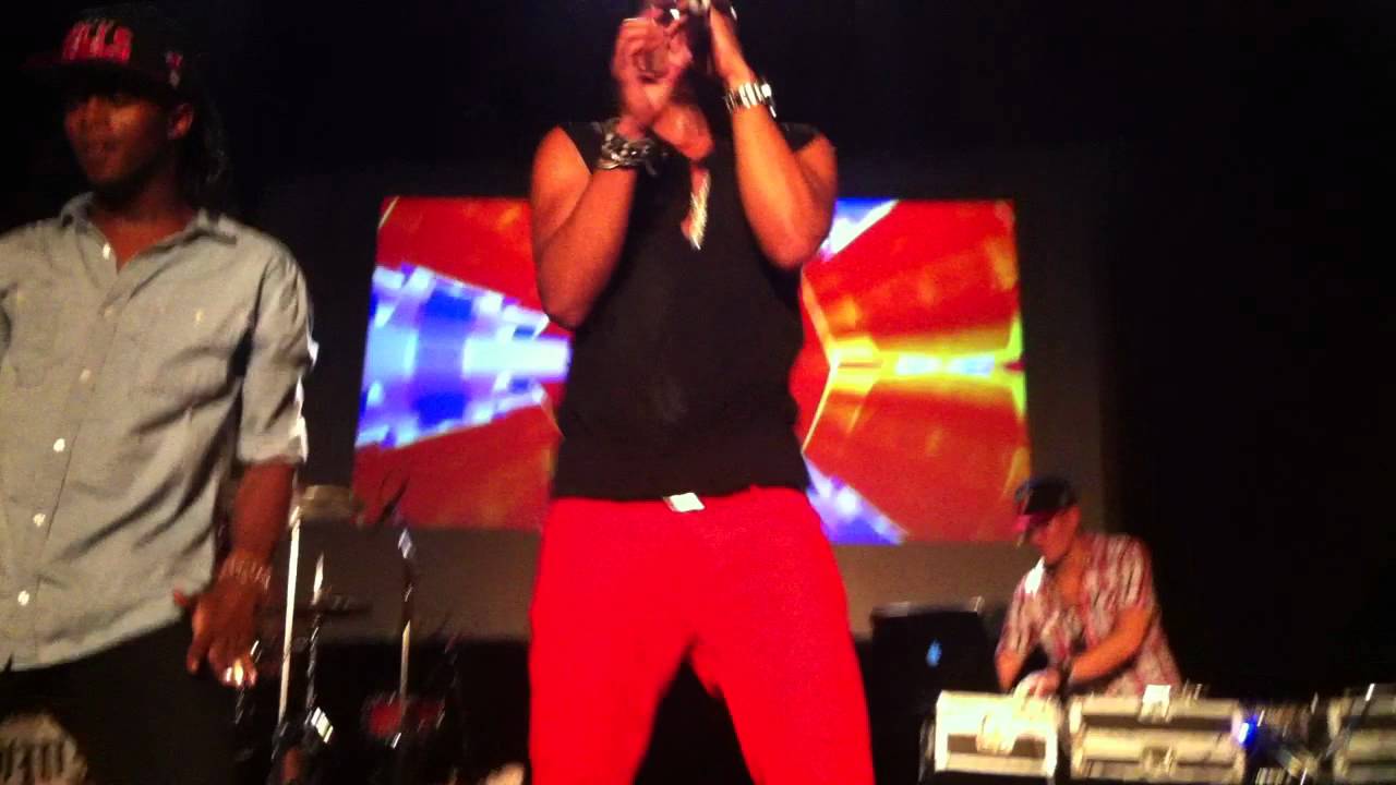 Mohombi Coconut tree 22 juin Montreal - YouTube