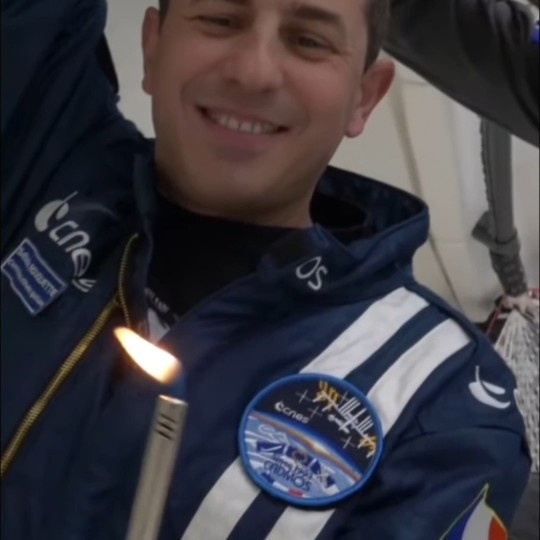 How does the candle burn in space? - YouTube