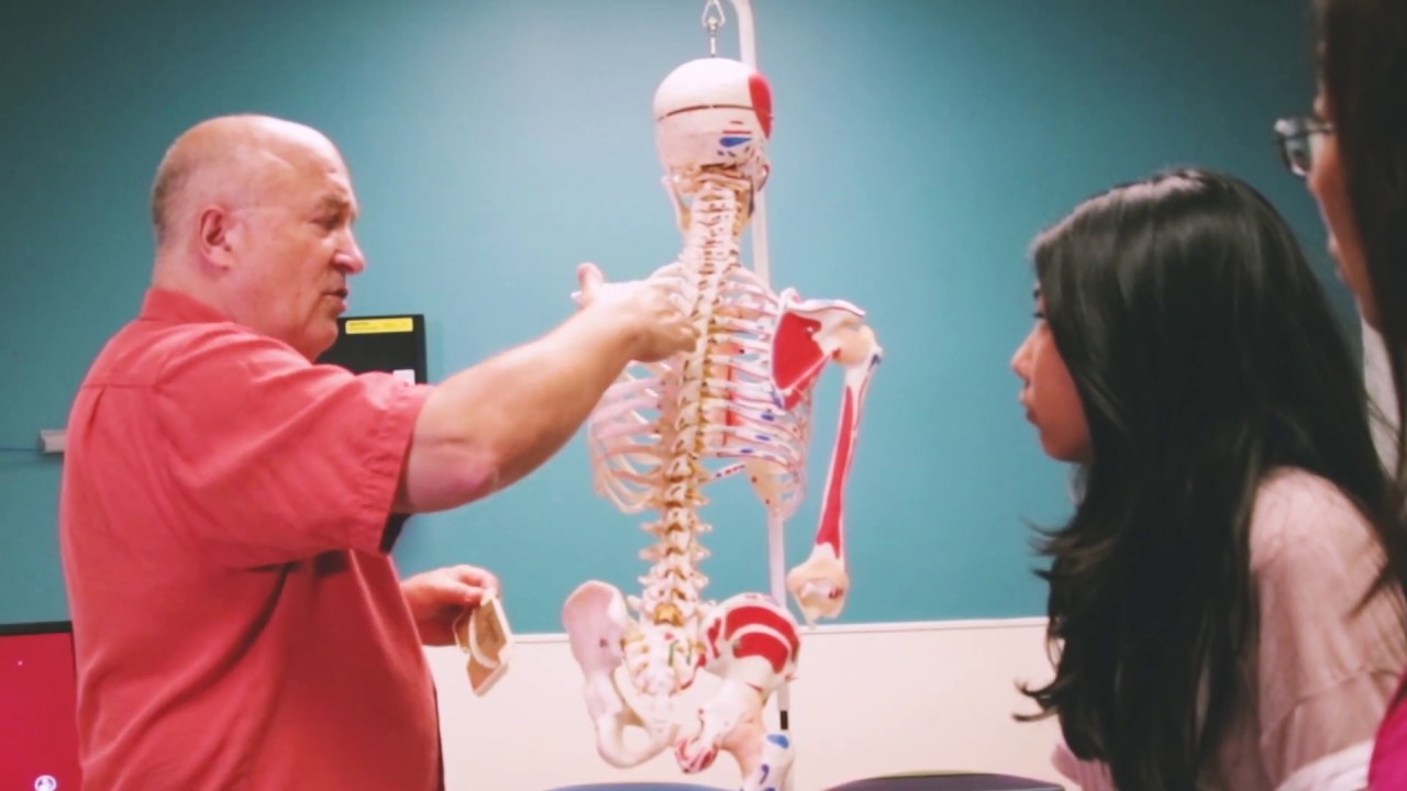 Scoliosis Screening with Dr. Paul Moroz - YouTube