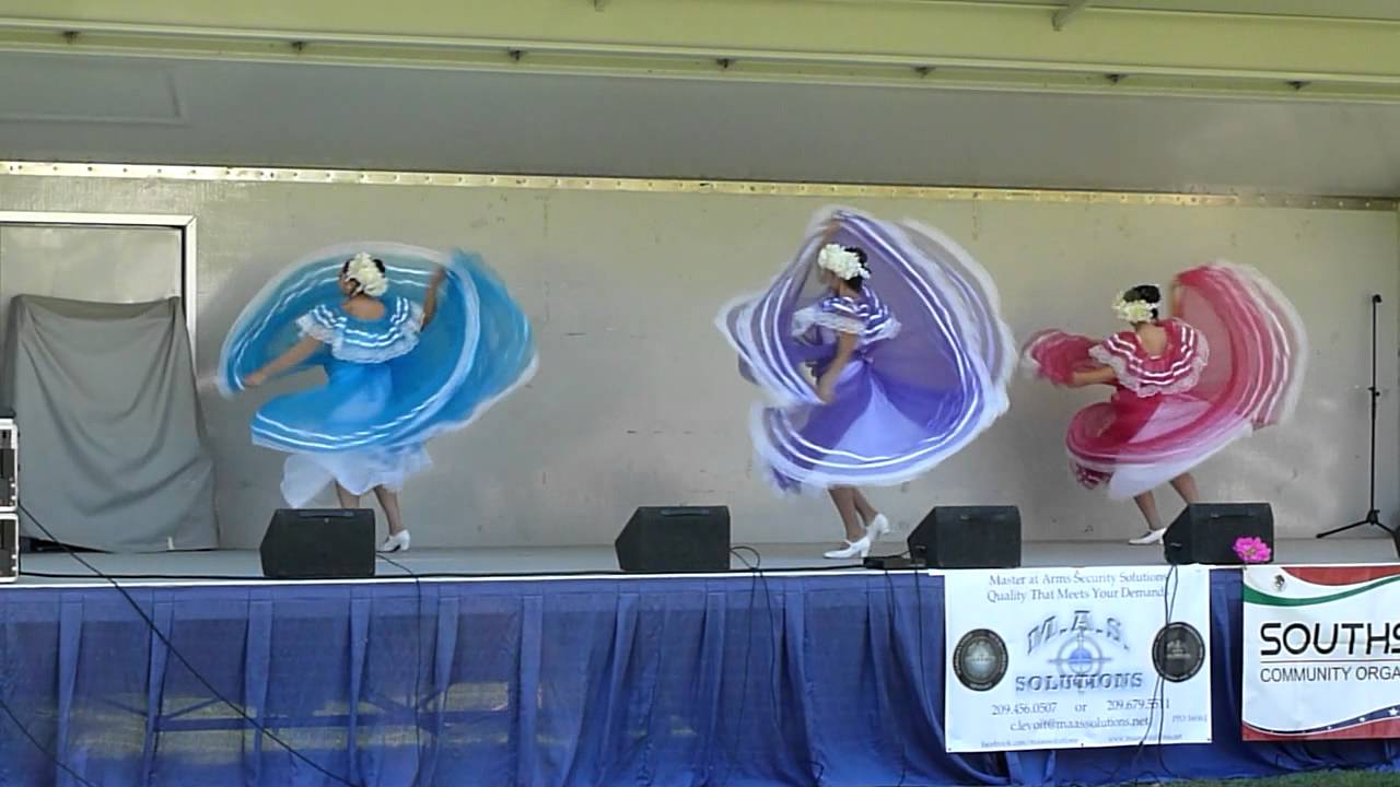 Veracruz Zapateado Dancing 1 - September 16th Festival - YouTube