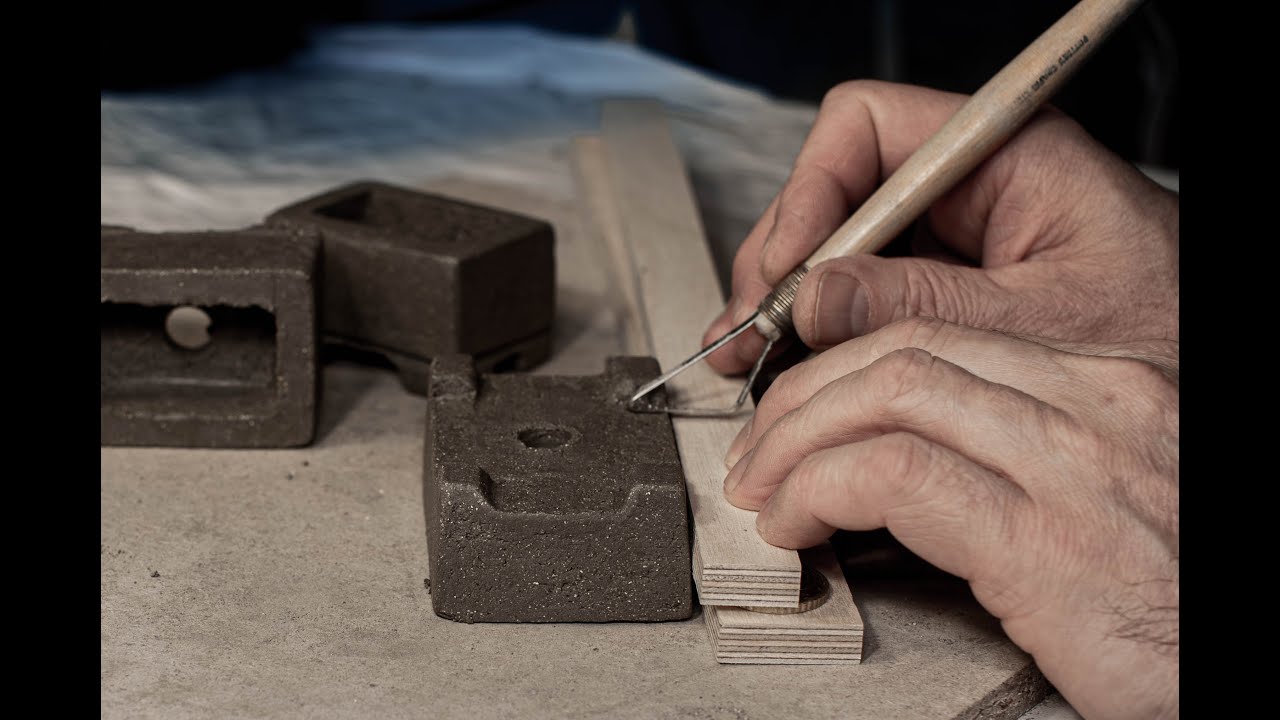 Carving a Mame Bonsai pot. Easy tutorial on how to make a small Bonsai ...