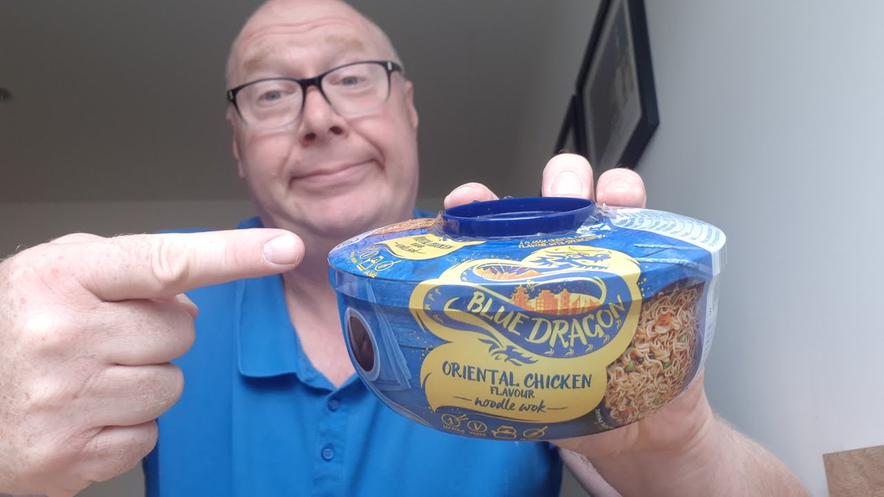 Blue Dragon Oriental Chicken Flavour Noodle Wok - YouTube