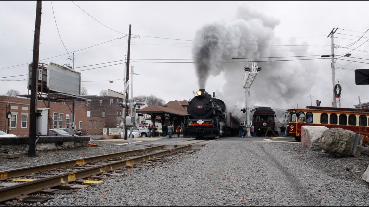 Santa's Steam Engine: CNJ 113 travels through Coal Region - YouTube
