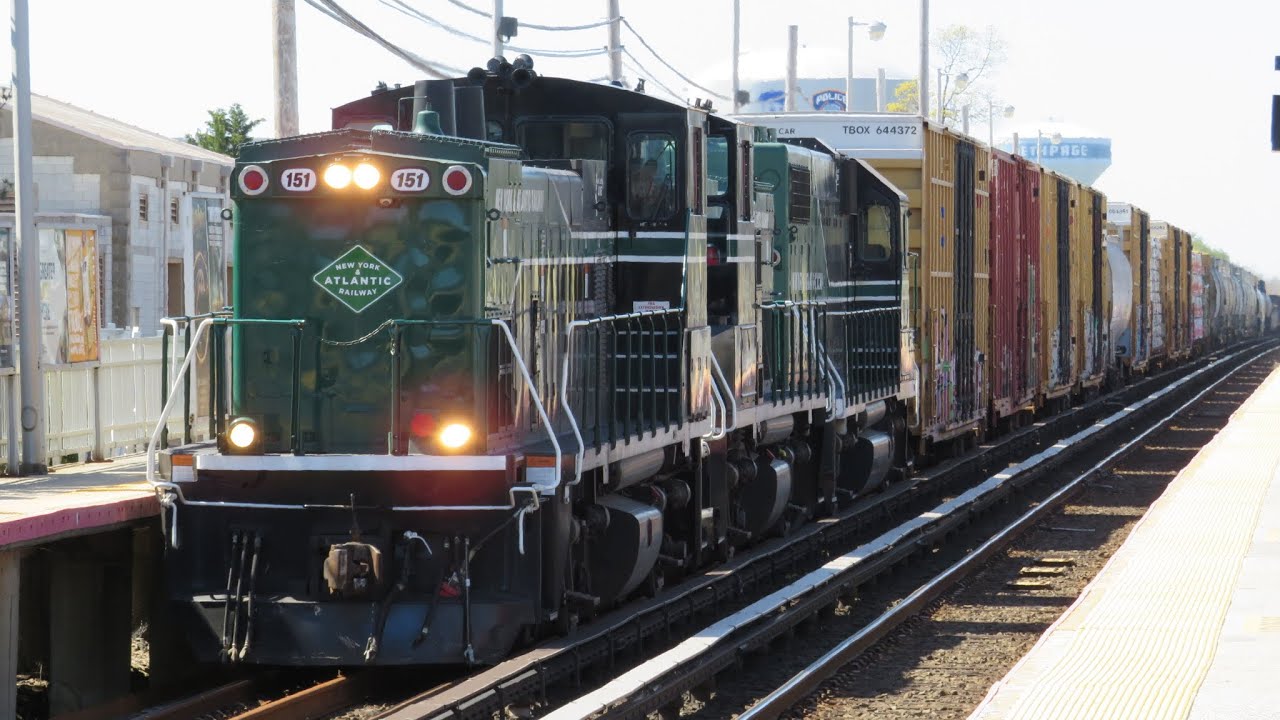 NYAR RS70 With 151 156 and 270 Through Bethpage Train Station - YouTube