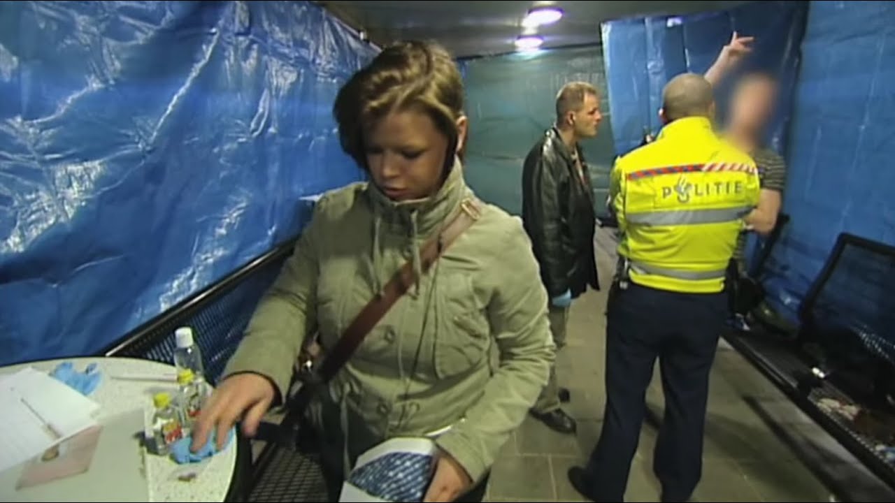 Handhavers 1 (13/04/2010) - YouTube