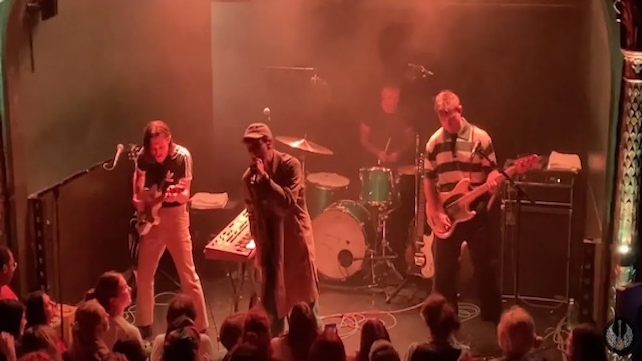 COIN Chapstick Live @ Les Étoiles in Paris November 2022 - YouTube