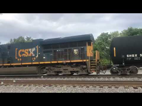 M561 (CSX 3365, CSX 3317) @ Berea, OH - YouTube
