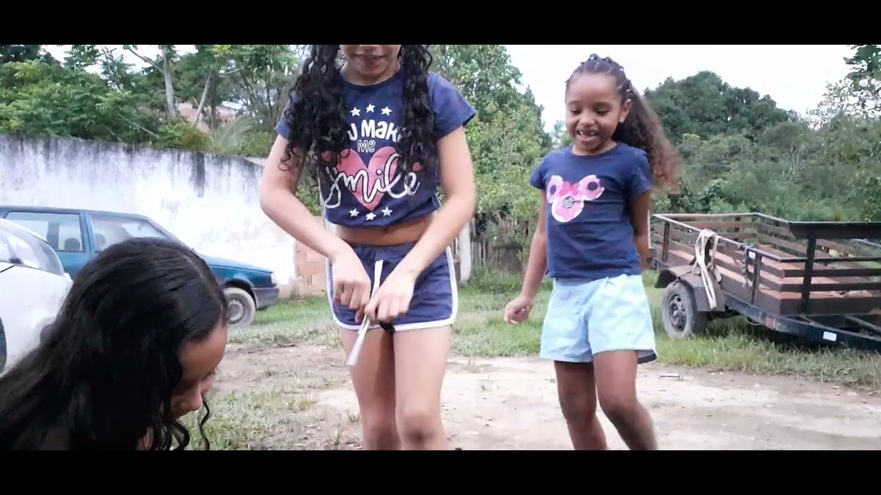 Brincando Com A Prima E Amiga Youtube