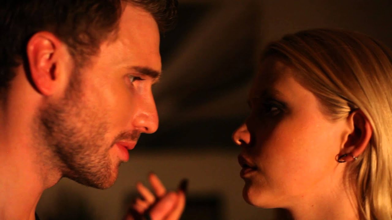 2 make out scene - YouTube