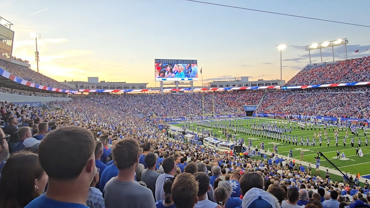 60,000 people sing National Anthem in unison at Kroger Field (September ...