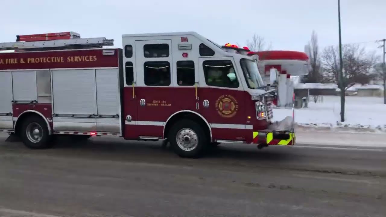 Regina Fire Quint 7 & Engine 7 Responding - YouTube