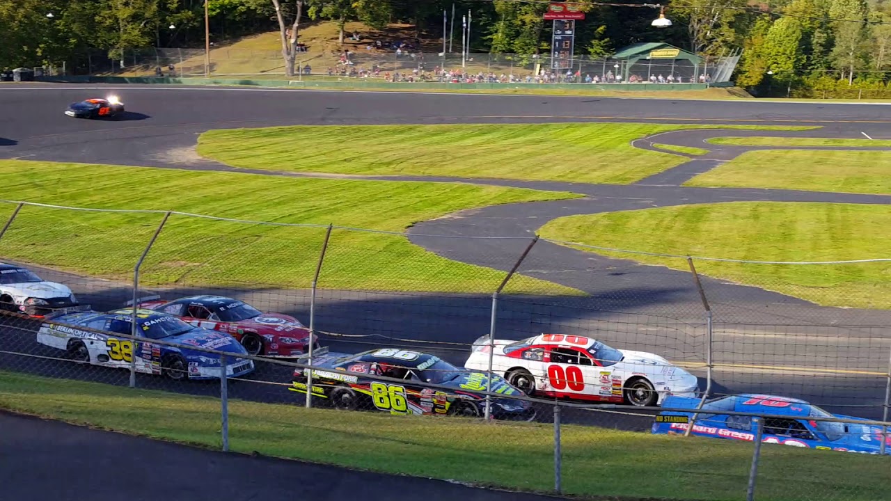 Full race at thunder road. - YouTube