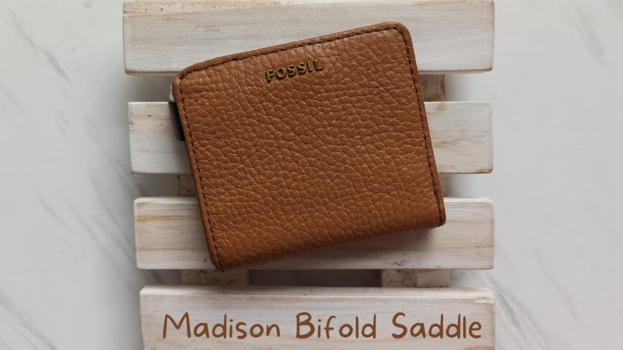 Fossil Madison Bifold Saddle - YouTube