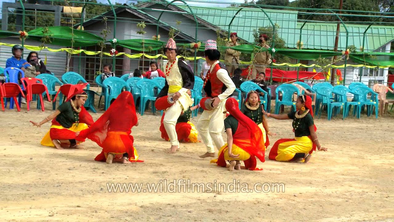 Nepali Maruni dance at Thalfavang Kut Festival in Mizoram - YouTube