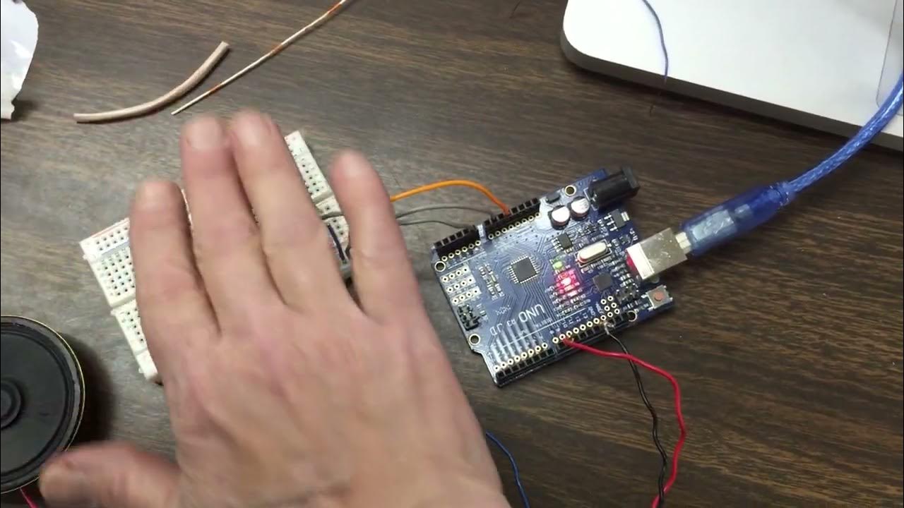 Arduino 'theremin' - YouTube