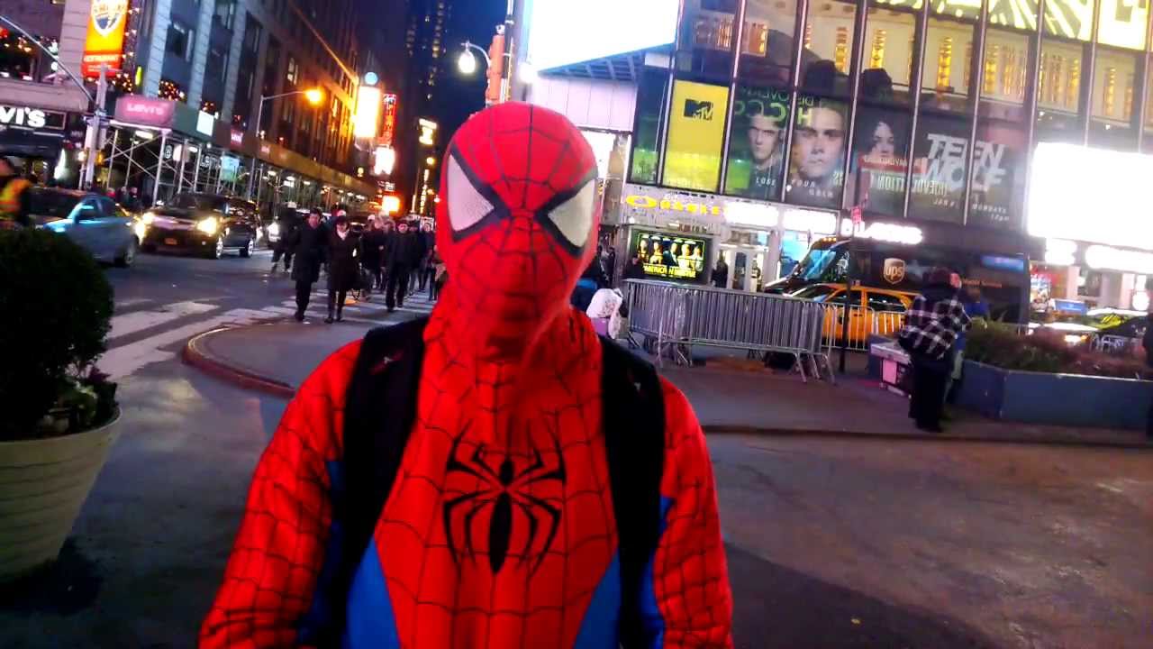 Times Square Toys R Us, w/ Hello Kitty, Spider-Man, Mario, Cookie ...