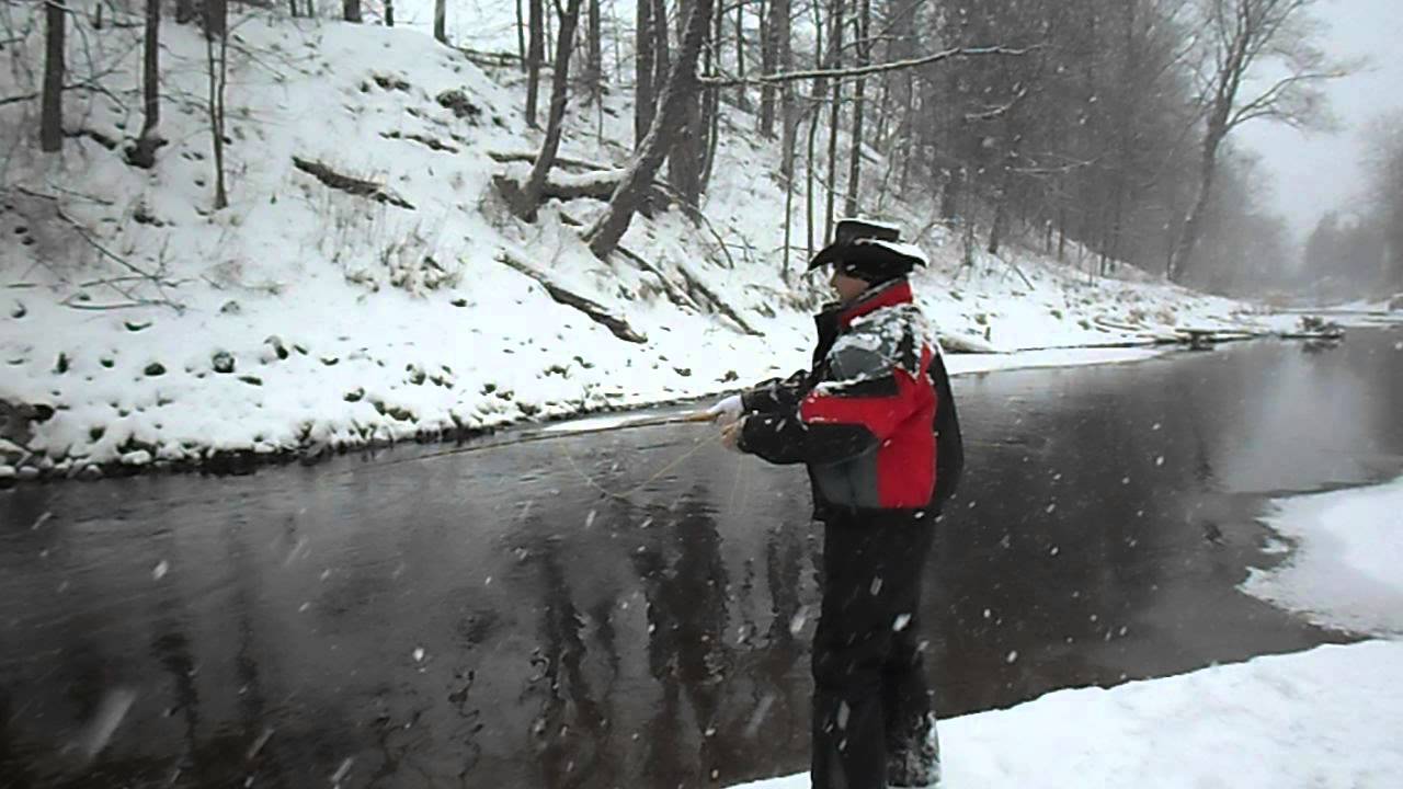 Fishing Under Snow in Owen Sound Ontario - YouTube