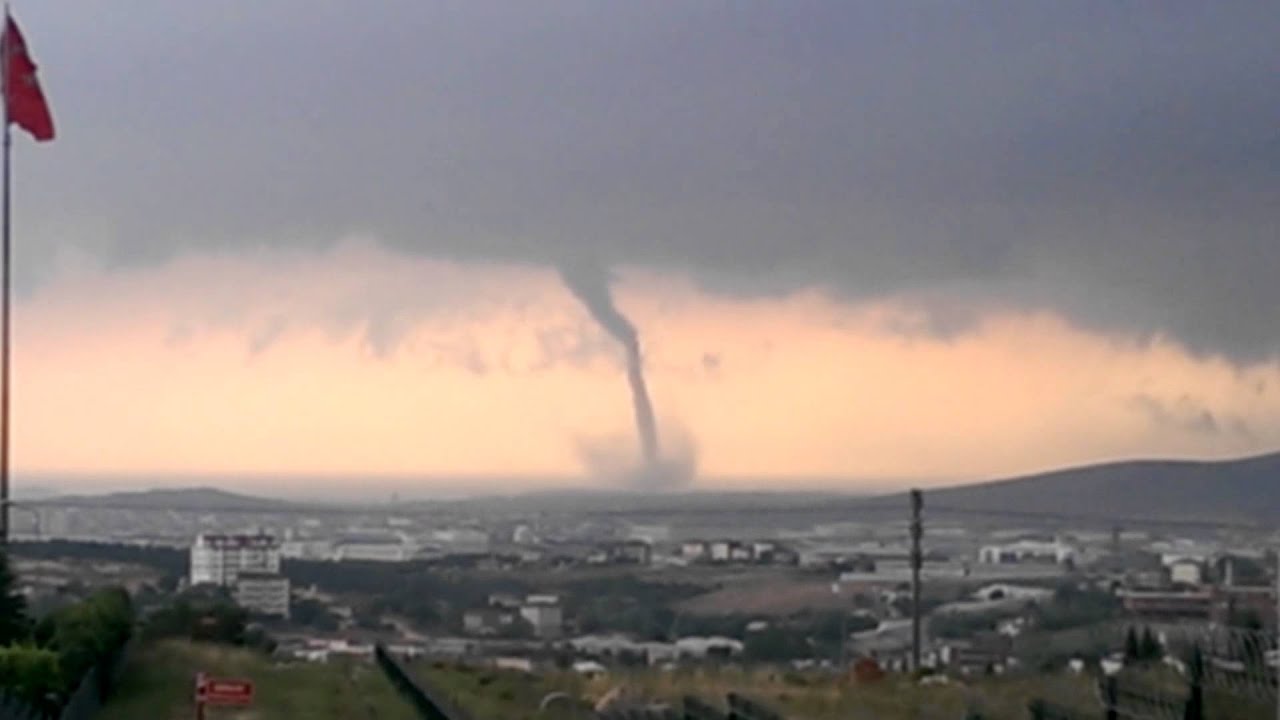 Tornado in tuzla- Turkei , Turkey , Türkiye - YouTube
