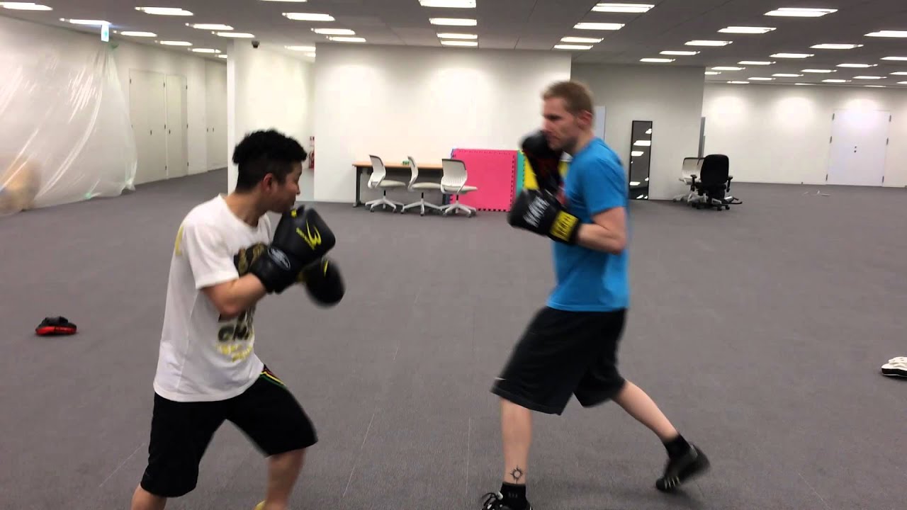Thomas Boxing Mitt 2 with Kenchan on 18th Mar 2014 - YouTube
