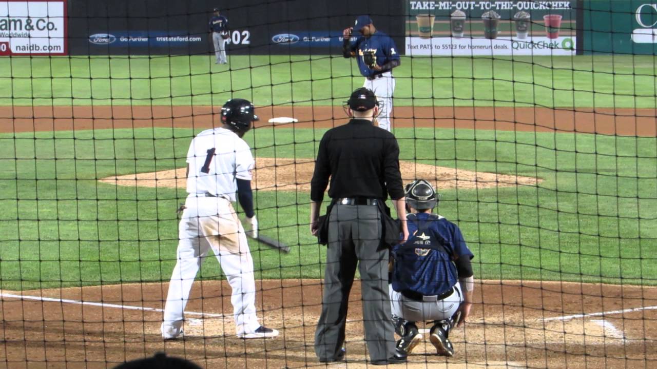 4/27/2016: Tony Pena vs. Mycal Jones - YouTube