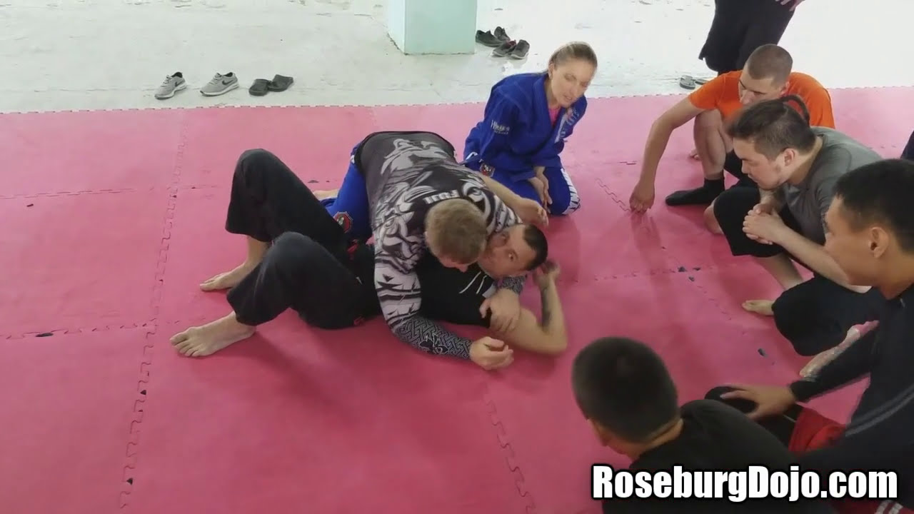 REAR TRIANGLE CHOKE - TEACHING BJJ IN RUSSIA - YouTube