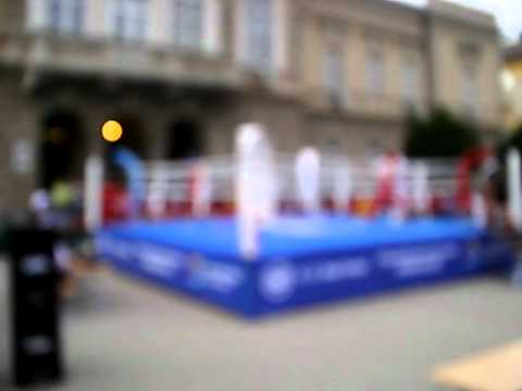 Zenski boks mec - YouTube