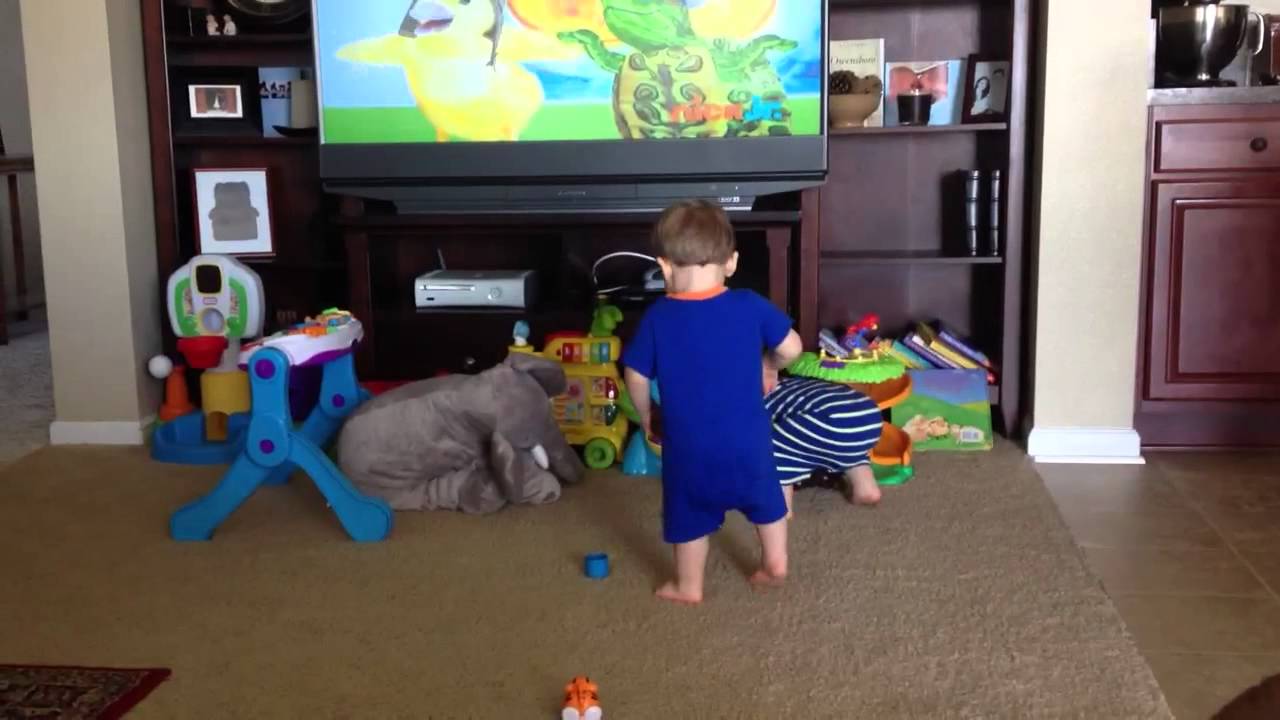 Jackson and Jace's Wonderpets dance off - YouTube