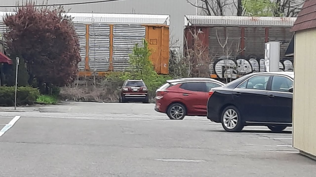 Northbound CSX Autorack Train from RCAL @ Kingston, NY 4/20/2023 ...