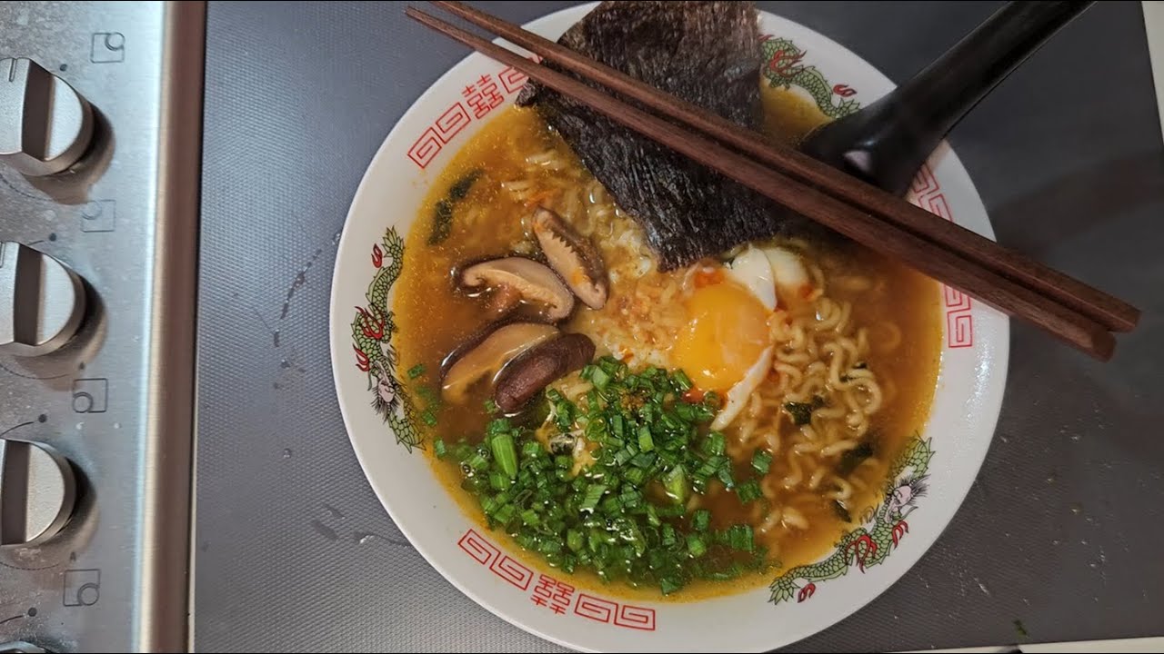 Cooking the Jin Ramen - Mild instant Ramen pack - YouTube