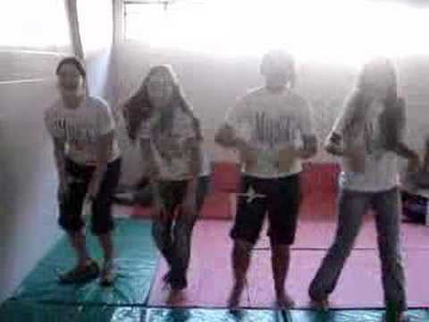 carla,milla e livia´s dançando  ;P