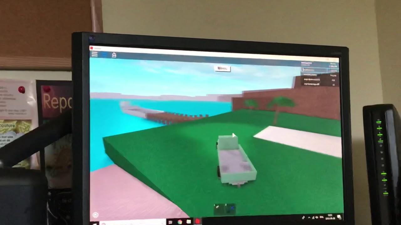 Je prend moki a jouer a roblox jeu de merde - YouTube