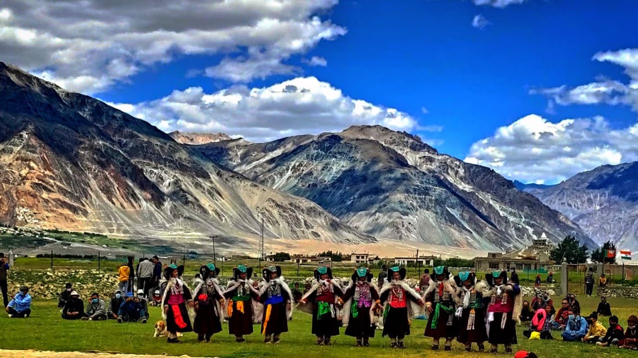 girls of zangla grooving on their traditional song//JTN in zanskar ...