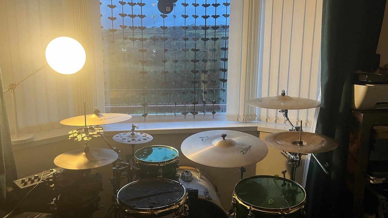 Anthem Part 3 - blink-182 - Cally Rivers - EAD10 source - YouTube