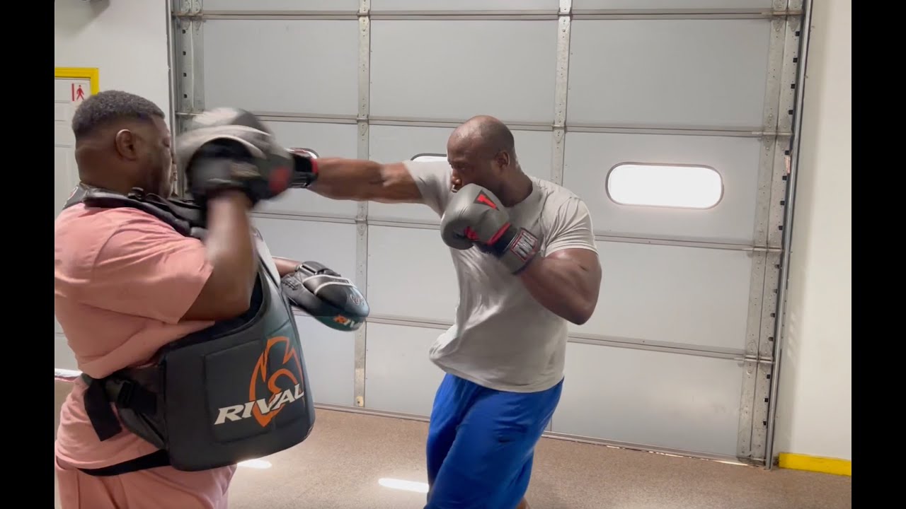 JONATHAN 'JONNIE' RICE UNLOADING THUNDEROUS STRAIGHT PUNCHES ON FOCUS ...