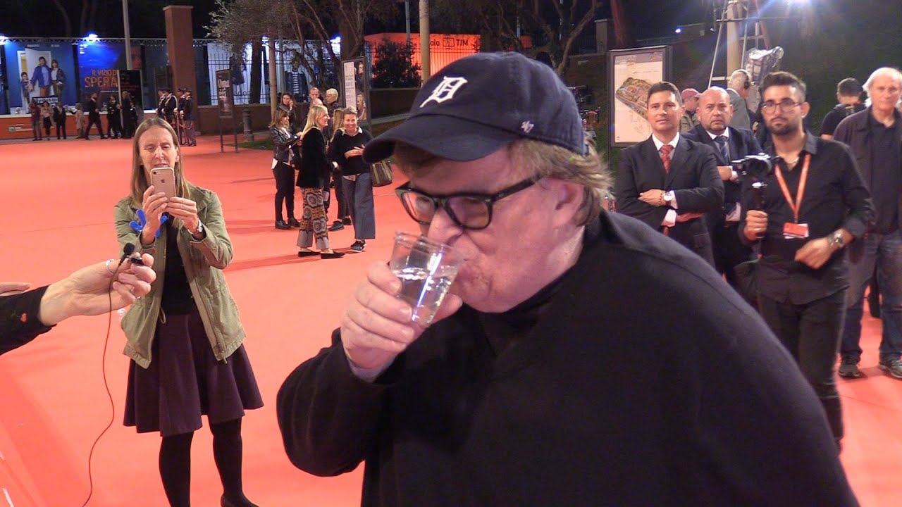 The Oscar winner Michael Moore - Interview on the Red Carpet - YouTube