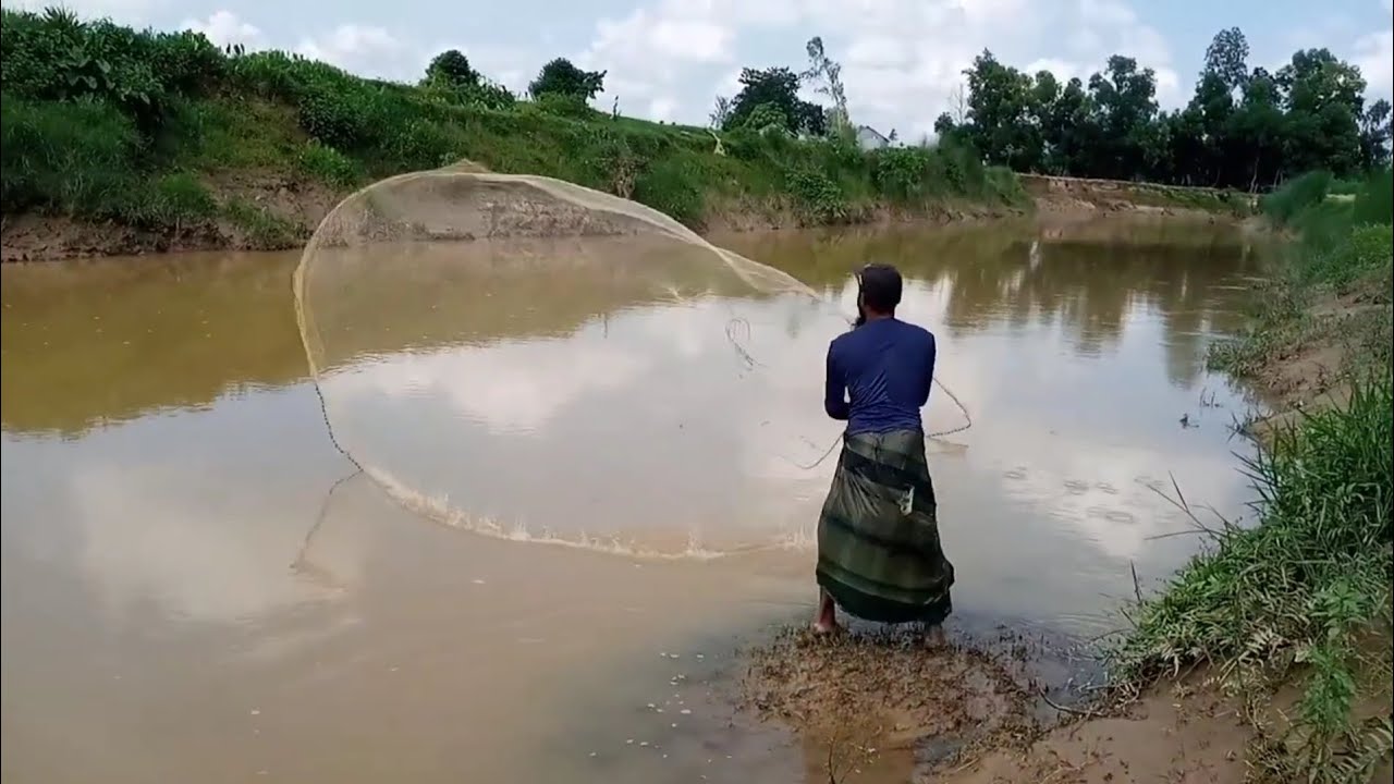 CAST BAST AMAZING NET FISHING VIDEO-VILLAGE FISHING VIDEO-NET FISHING ...