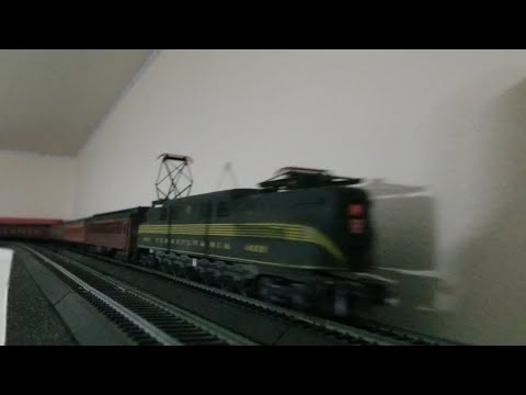 My HO Scale Pennsylvania Railroad GG1 At Willow Creek Valley Railroad ...