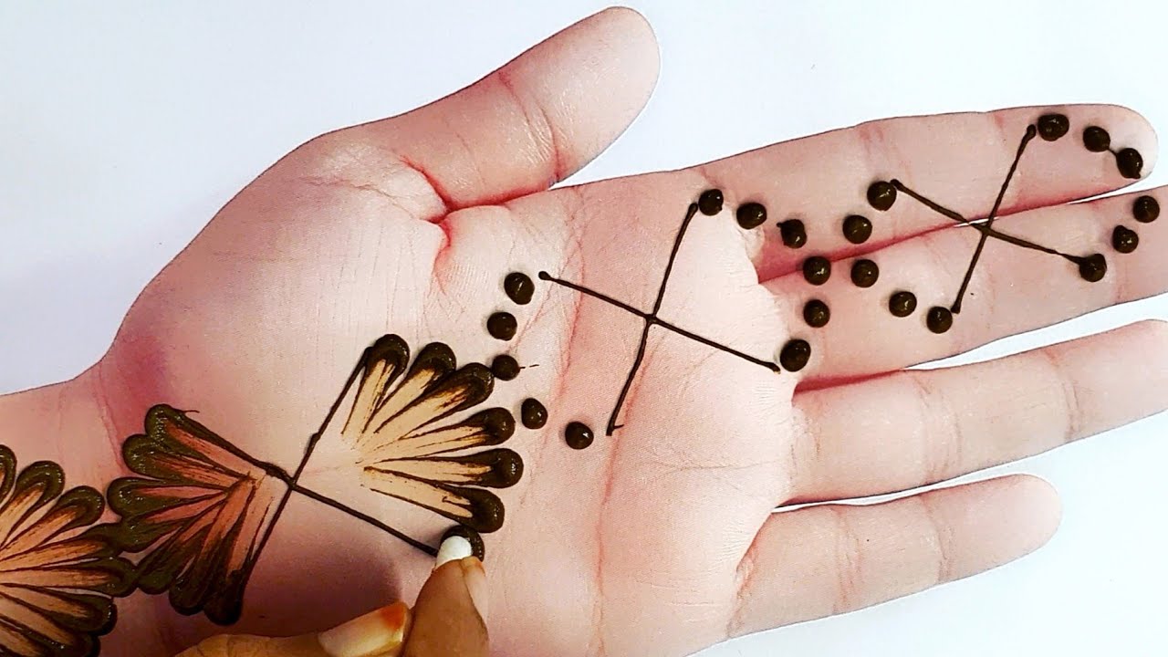सरल और सुन्दर गोल टिक्की मेहंदी लगाना सिखे - इयरबड़ से मेहंदी लगाए ...