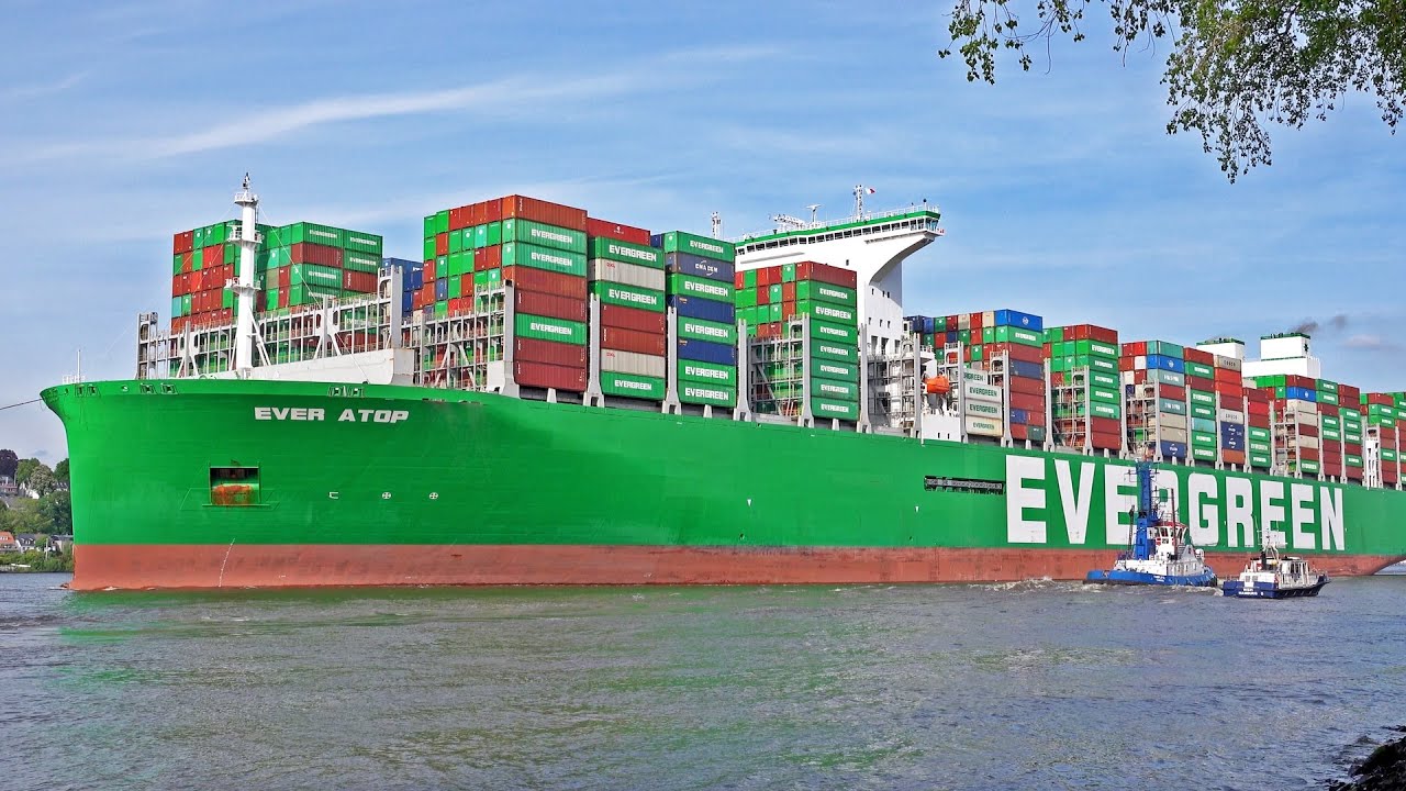 MEGAMAX-24 CLASS CONTAINER SHIP EVER ATOP DEPART THE PORT OF HAMBURG ...