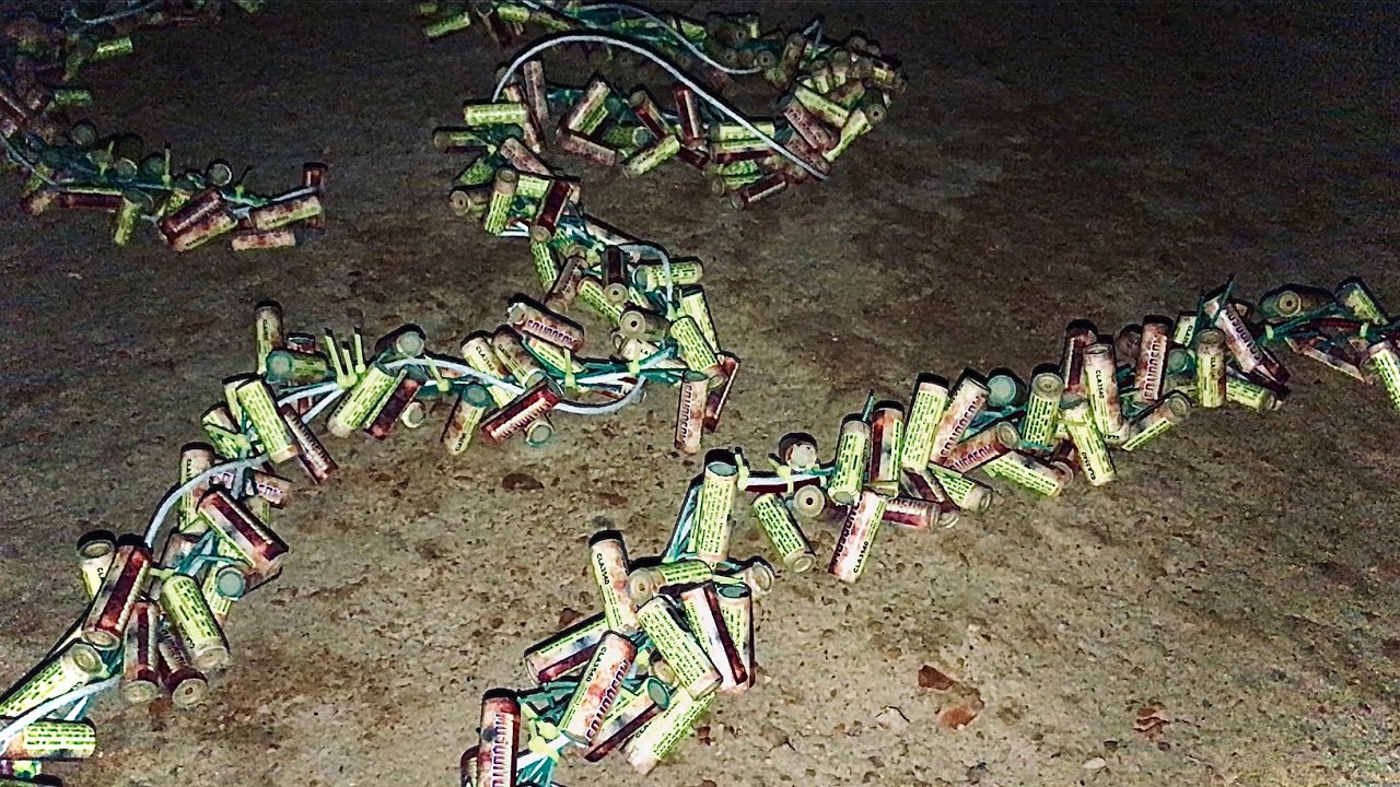 1,000 Zipper Fireworks Fused! - YouTube