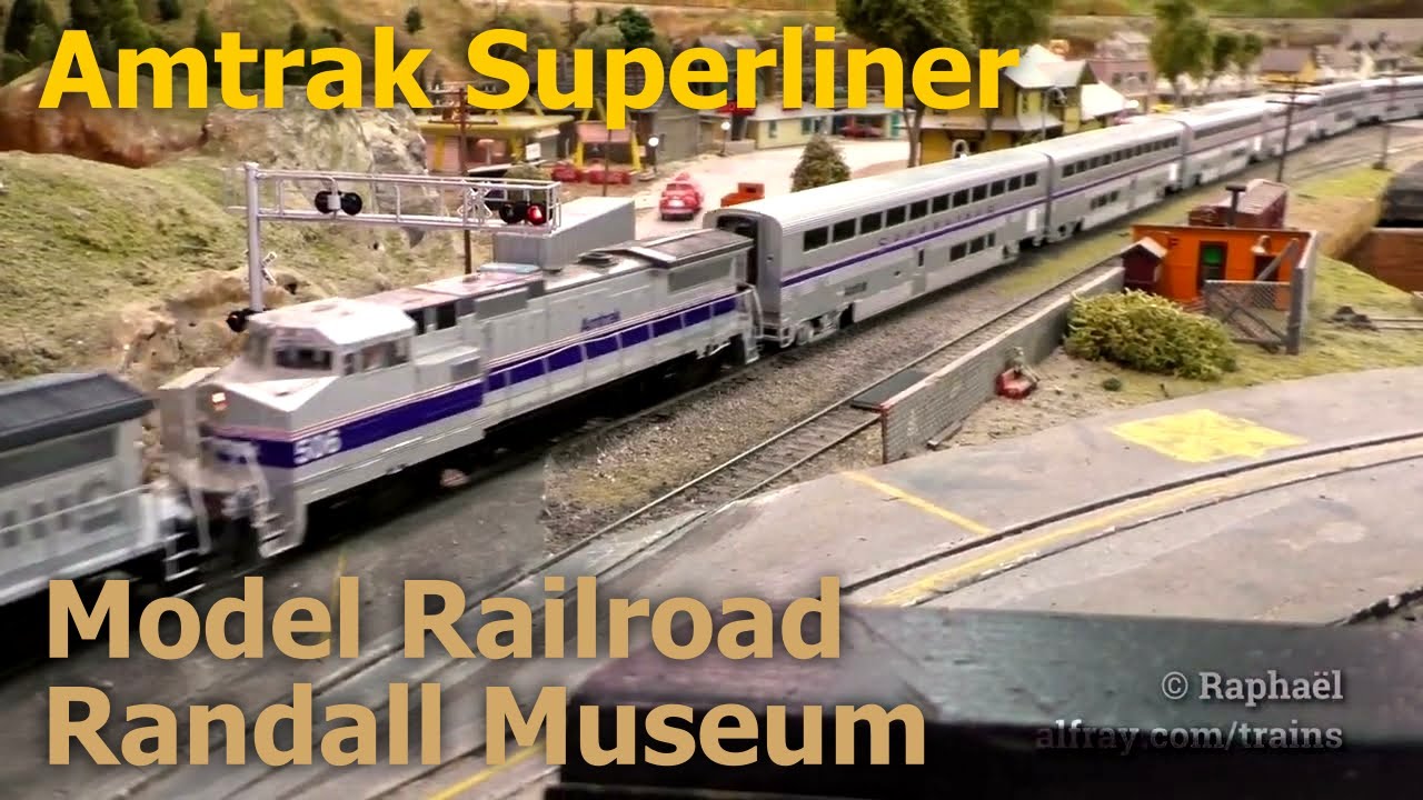 Amtrak Superliner, part 4 -- Randall Museum Model Railroad - YouTube