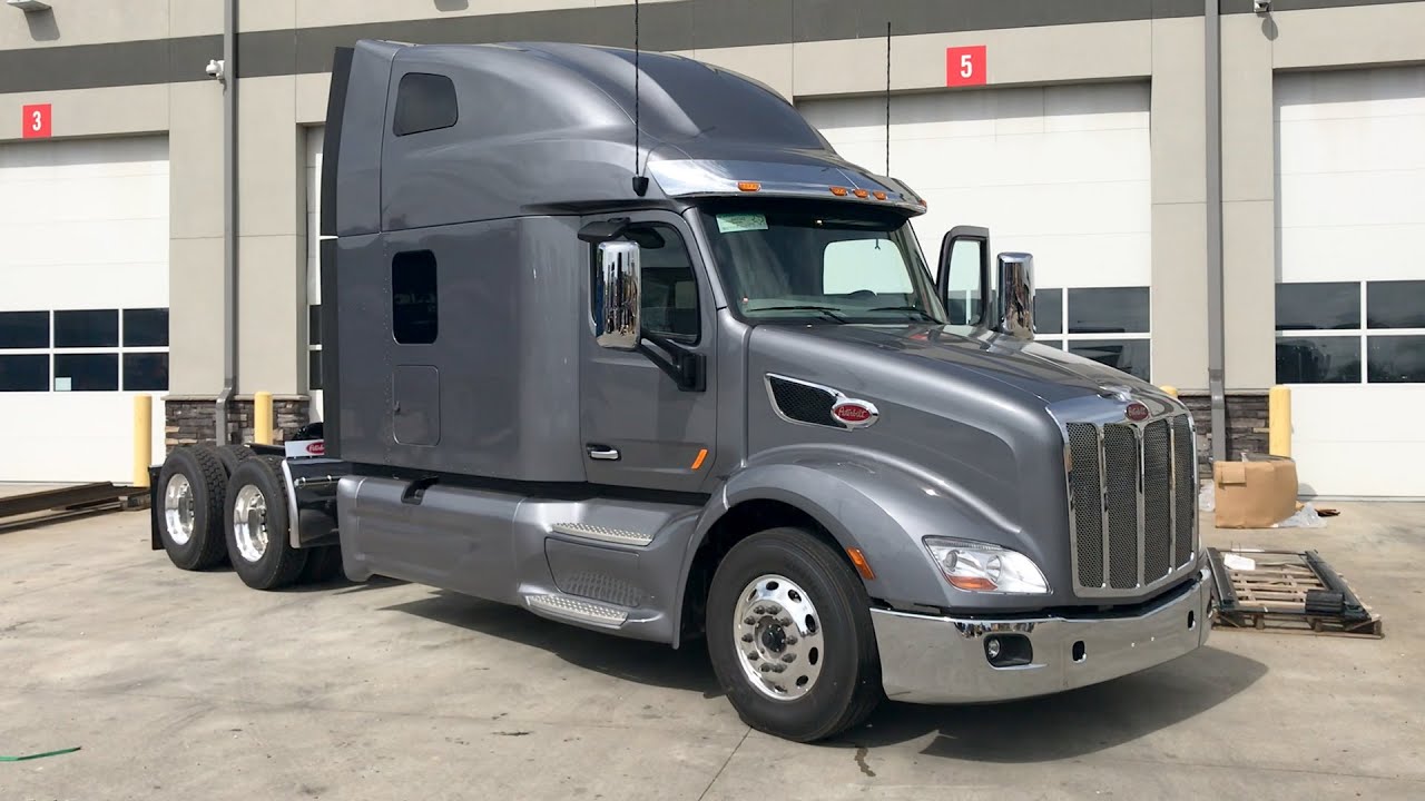 Gunmetal Peterbilt 579 UltraLoft - YouTube