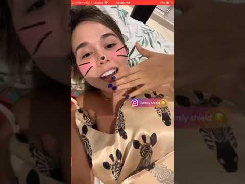 Chica sexy enseñando chichi/ hot girl showing too much (Bigo Live)