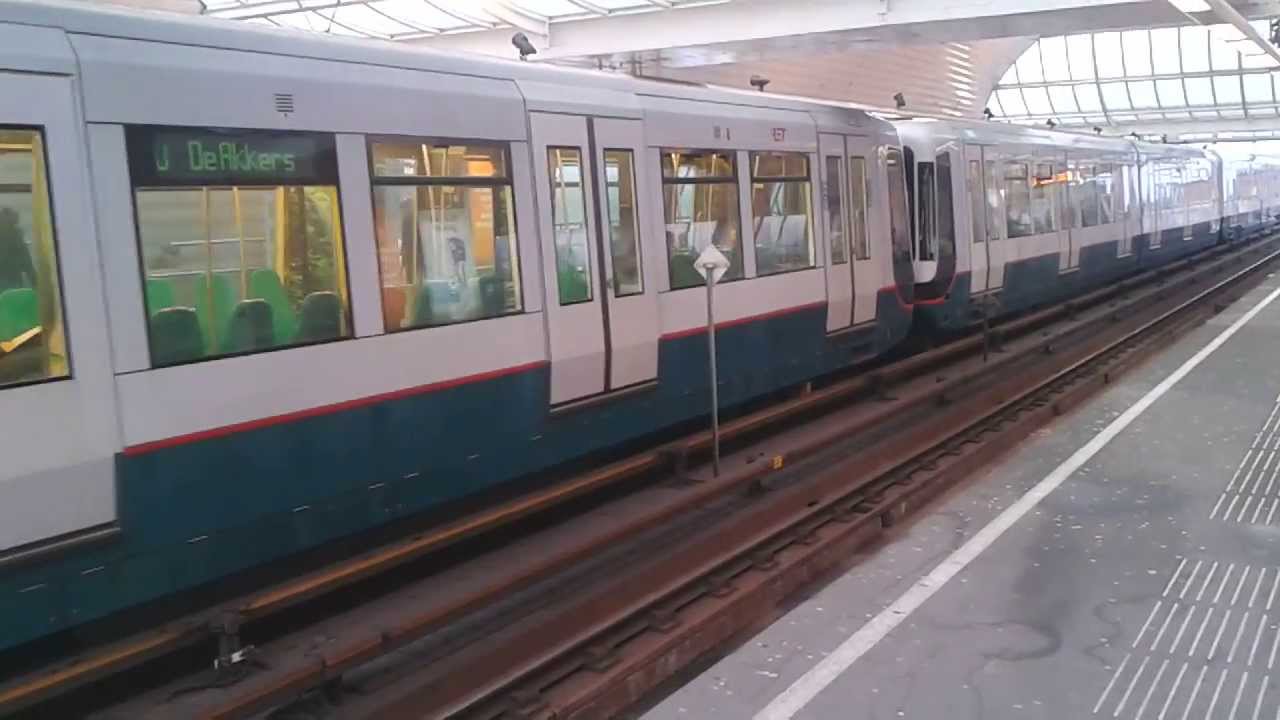 RET Metro 3*Type S op Lijn D - Spijkenisse Centrum richting De Akkers ...